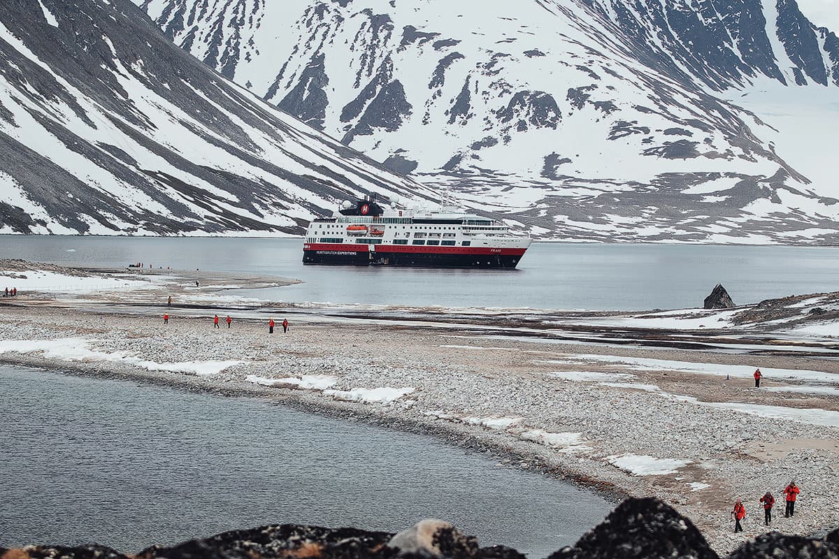Tackling pollution and waste in the Arctic - WWF Arctic